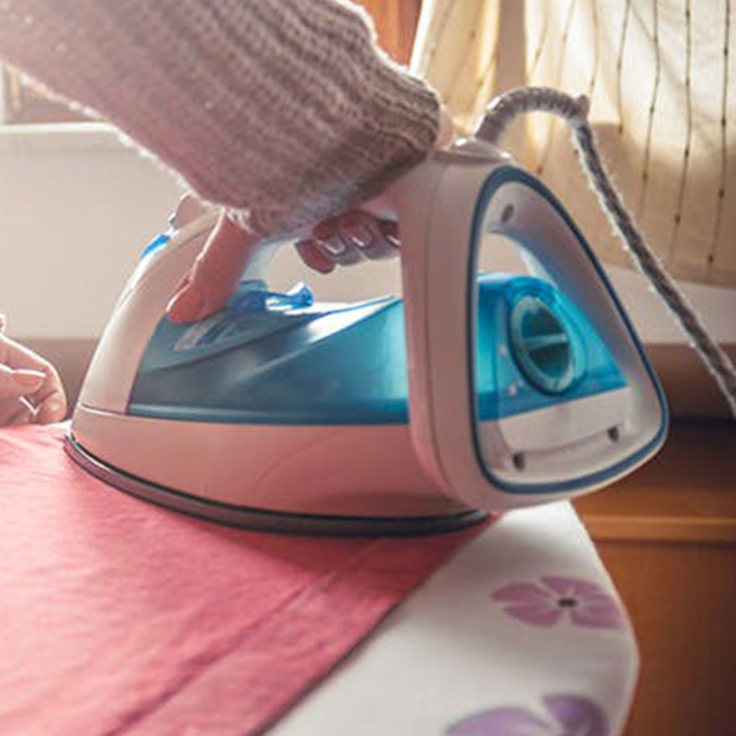 How to Clean an Iron